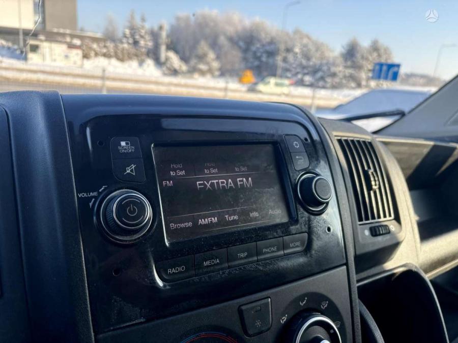White Peugeot Boxer 2020 in Vilnius, with an engine capacity of 2.18 L and mileage of 206 thousand km for 9900 €, photo 23 on AUTOMOTO.COM.LV