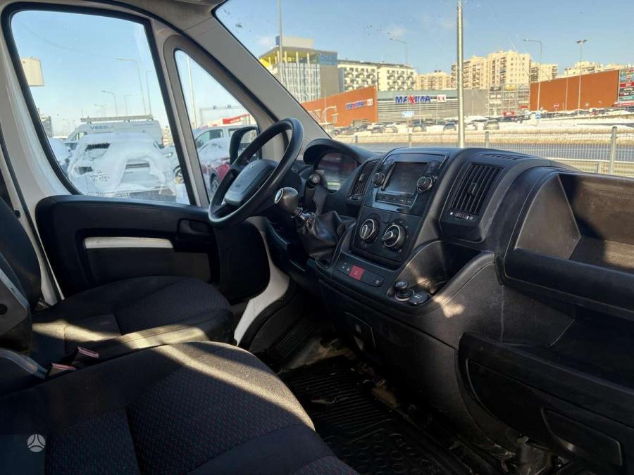 White Peugeot Boxer 2020 in Vilnius, with an engine capacity of 2.18 L and mileage of 206 thousand km for 9900 €, photo 27 on AUTOMOTO.COM.LV