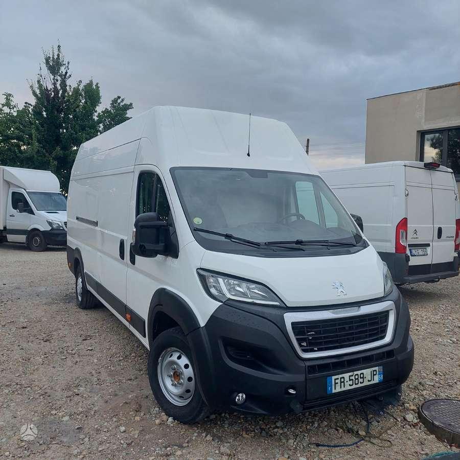White Peugeot Boxer 2020 in Panevezys, with an engine capacity of 2.20 L and mileage of 240 thousand km for 3200 €, photo 1 on AUTOMOTO.COM.LV
