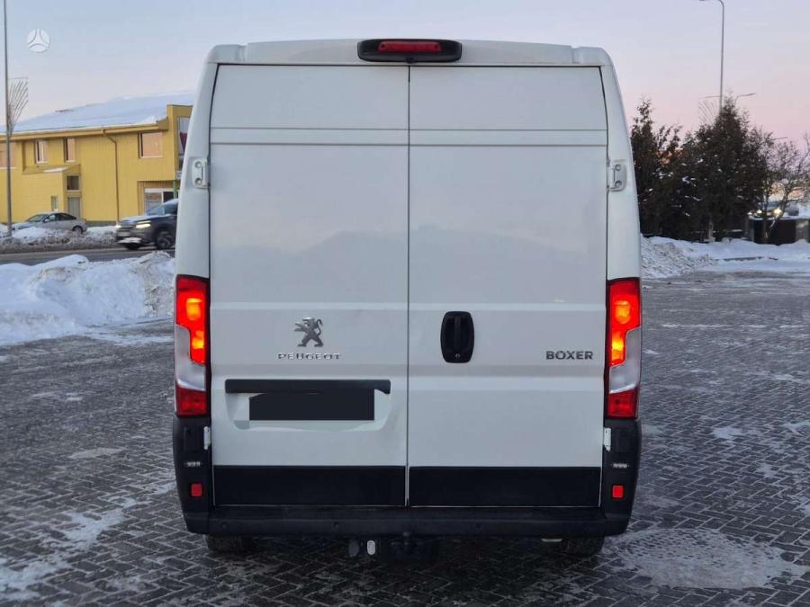 White Peugeot Boxer 2020 in Taurage, with an engine capacity of 2.20 L and mileage of 151 thousand km for 7500 €, photo 6 on AUTOMOTO.COM.LV