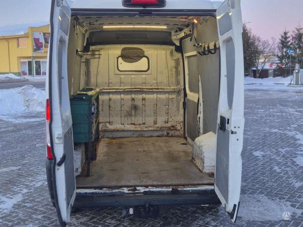 White Peugeot Boxer 2020 in Taurage, with an engine capacity of 2.20 L and mileage of 151 thousand km for 7500 €, photo 7 on AUTOMOTO.COM.LV