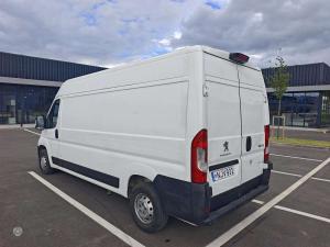 White Peugeot Boxer 2020 in Kaunas, with an engine capacity of 2.20 L and mileage of 235 thousand km for 10350 €, photo 4 on AUTOMOTO.COM.LV