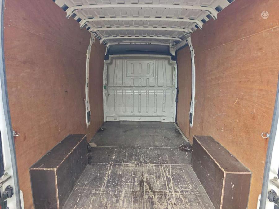 White Peugeot Boxer 2020 in Kaunas, with an engine capacity of 2.20 L and mileage of 235 thousand km for 10350 €, photo 7 on AUTOMOTO.COM.LV