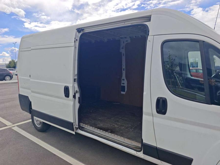 White Peugeot Boxer 2020 in Kaunas, with an engine capacity of 2.20 L and mileage of 235 thousand km for 10350 €, photo 10 on AUTOMOTO.COM.LV
