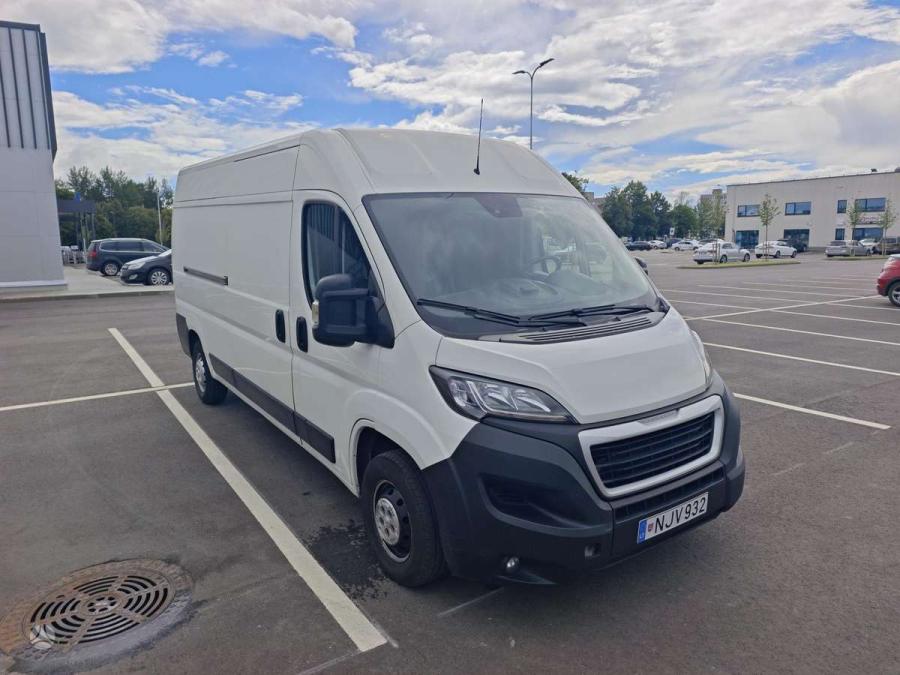 White Peugeot Boxer 2020 in Kaunas, with an engine capacity of 2.20 L and mileage of 235 thousand km for 10350 €, photo 11 on AUTOMOTO.COM.LV
