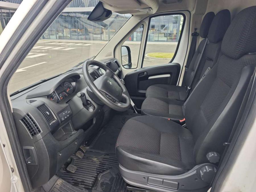 White Peugeot Boxer 2020 in Kaunas, with an engine capacity of 2.20 L and mileage of 235 thousand km for 10350 €, photo 13 on AUTOMOTO.COM.LV