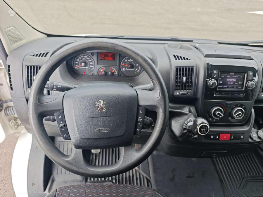 White Peugeot Boxer 2020 in Kaunas, with an engine capacity of 2.20 L and mileage of 235 thousand km for 10350 €, photo 14 on AUTOMOTO.COM.LV