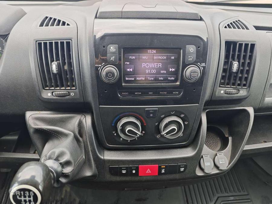 White Peugeot Boxer 2020 in Kaunas, with an engine capacity of 2.20 L and mileage of 235 thousand km for 10350 €, photo 16 on AUTOMOTO.COM.LV