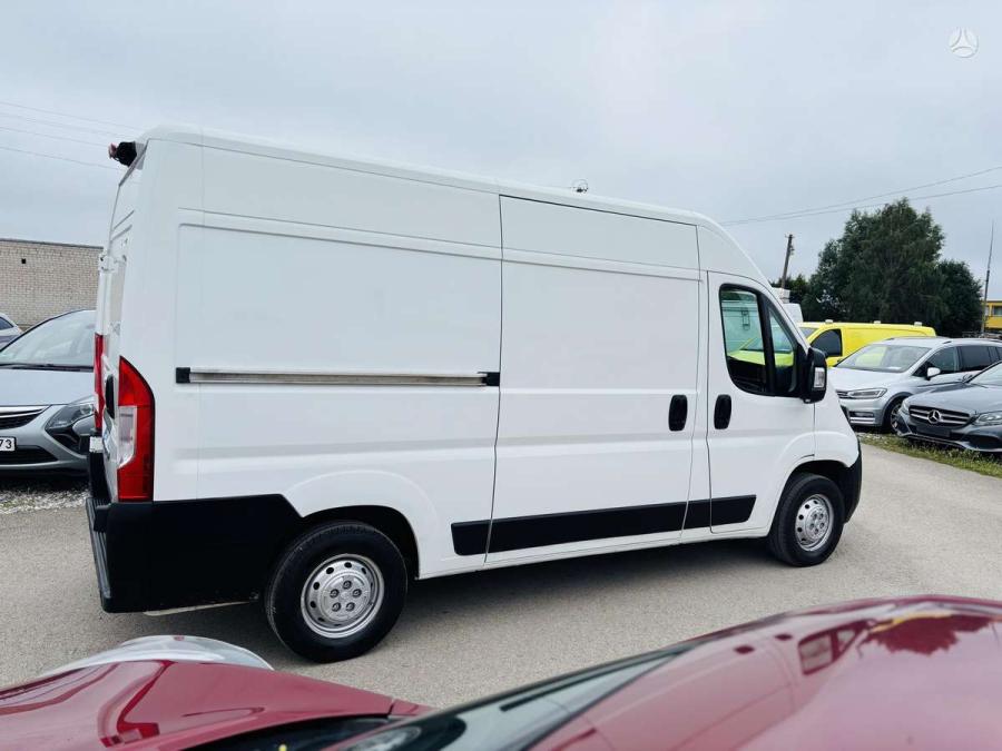 White Peugeot Boxer 2020 in Taurage, with an engine capacity of 2.19 L and mileage of 226 thousand km for 6700 €, photo 6 on AUTOMOTO.COM.LV