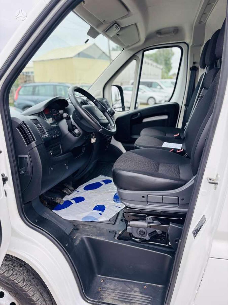 White Peugeot Boxer 2020 in Taurage, with an engine capacity of 2.19 L and mileage of 226 thousand km for 6700 €, photo 12 on AUTOMOTO.COM.LV