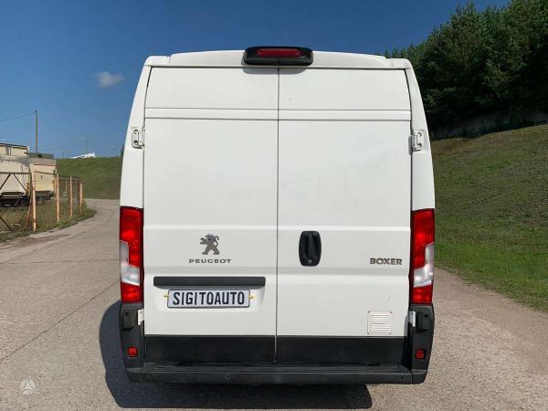 White Peugeot Boxer 2020 in Vilnius, with an engine capacity of 2.18 L and mileage of 188 thousand km for 10164 €, photo 5 on AUTOMOTO.COM.LV