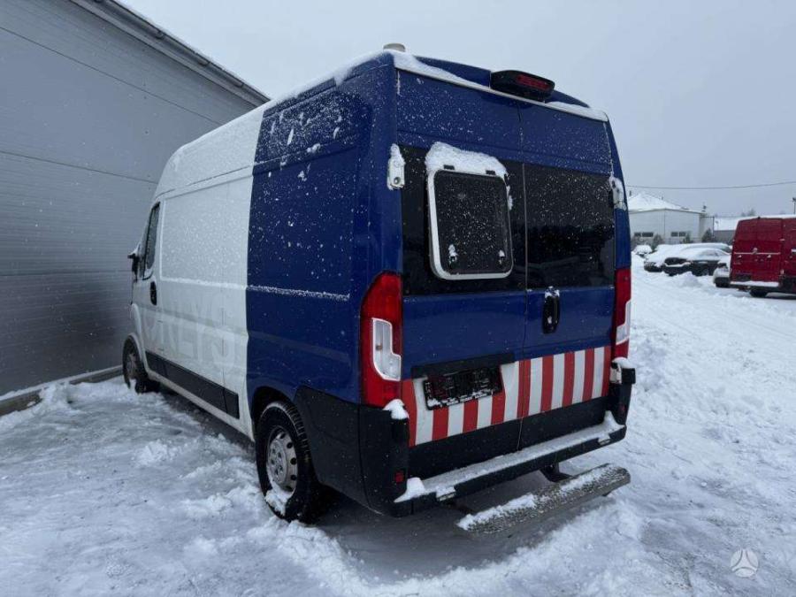 White Peugeot Boxer 2021 in Radviliskis, with an engine capacity of 2.18 L and mileage of 115 thousand km for 8167 €, photo 4 on AUTOMOTO.COM.LV