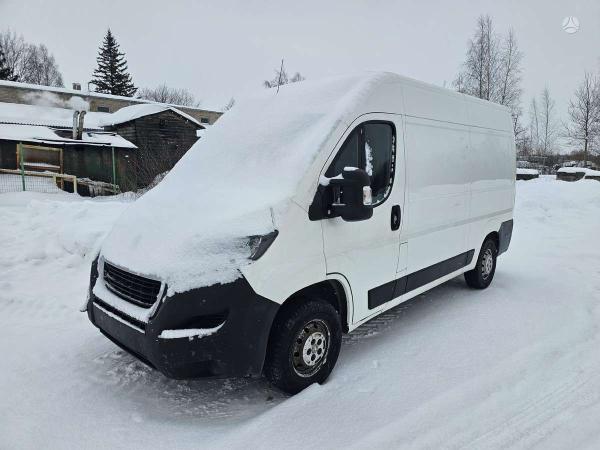 White Peugeot Boxer 2021 in Pakruojis, with an engine capacity of 2.20 L and mileage of 260 thousand km for 6400 €, photo 1 on AUTOMOTO.COM.LV