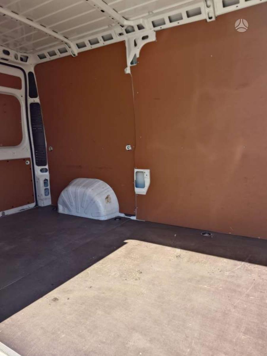 White Peugeot Boxer 2021 in Taurage, with an engine capacity of 2.18 L and mileage of 150 thousand km for 9922 €, photo 11 on AUTOMOTO.COM.LV