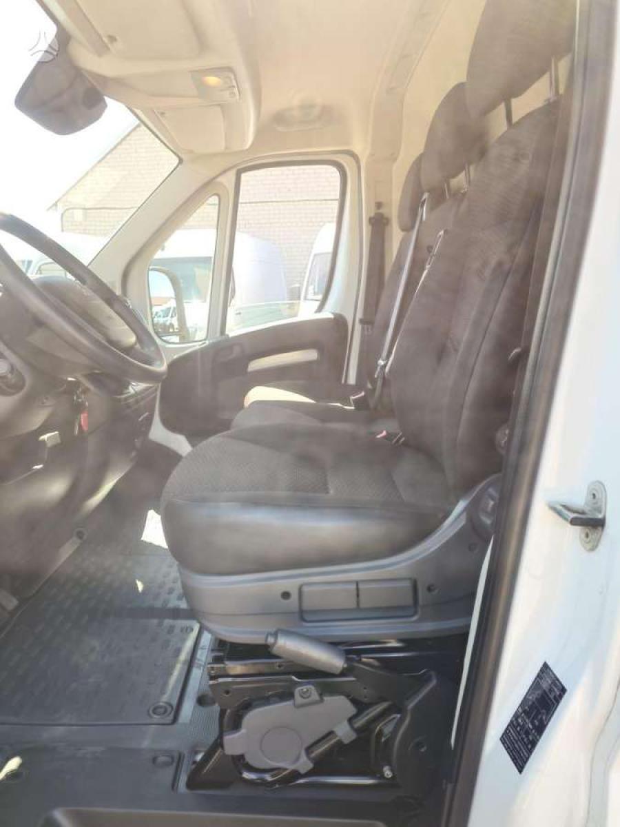 White Peugeot Boxer 2021 in Taurage, with an engine capacity of 2.18 L and mileage of 150 thousand km for 9922 €, photo 13 on AUTOMOTO.COM.LV