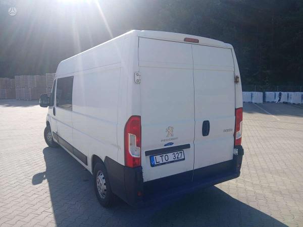 Peugeot Boxer 2021 in Vilnius on AUTOMOTO.COM.LV White Peugeot Boxer 2021 in Vilnius, with an engine capacity of 2.20 L and mileage of 571 thousand km for 13309 €, photo 11 on AUTOMOTO.COM.LV