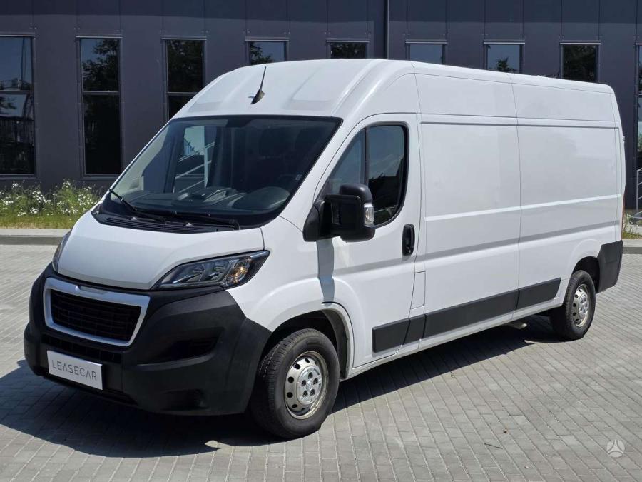 White Peugeot Boxer 2022 in Vilnius, with an engine capacity of 2.20 L and mileage of 50 thousand km for 18150 €, photo 1 on AUTOMOTO.COM.LV