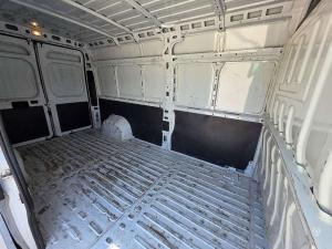 White Peugeot Boxer 2022 in Vilnius, with an engine capacity of 2.20 L and mileage of 50 thousand km for 18150 €, photo 9 on AUTOMOTO.COM.LV