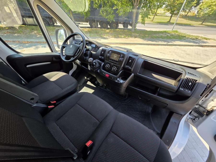 White Peugeot Boxer 2022 in Vilnius, with an engine capacity of 2.20 L and mileage of 50 thousand km for 18150 €, photo 12 on AUTOMOTO.COM.LV