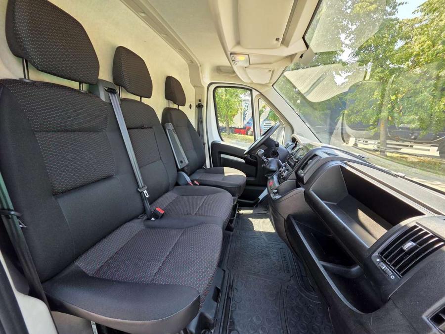White Peugeot Boxer 2022 in Vilnius, with an engine capacity of 2.20 L and mileage of 50 thousand km for 18150 €, photo 13 on AUTOMOTO.COM.LV