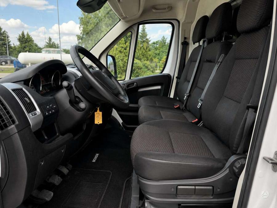 Balts Peugeot Boxer 2022 Pakruojis, ar dzinēja tilpumu 2.20 L un nobraukumu 229 tūkst. km par 8900 €, foto 7 vietnē AUTOMOTO.COM.LV
