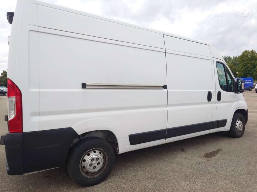 White Peugeot Boxer 2022 in Taurage, with an engine capacity of 2.18 L and mileage of 245 thousand km for 13552 €, photo 3 on AUTOMOTO.COM.LV
