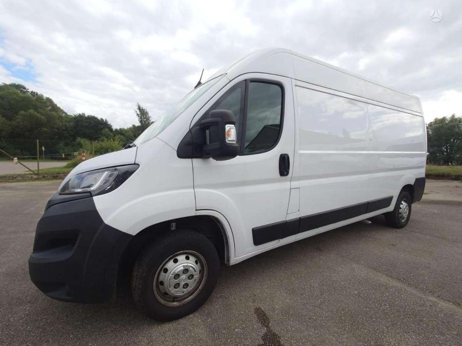 White Peugeot Boxer 2022 in Taurage, with an engine capacity of 2.18 L and mileage of 245 thousand km for 13552 €, photo 6 on AUTOMOTO.COM.LV