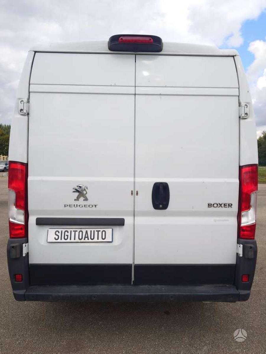 White Peugeot Boxer 2022 in Taurage, with an engine capacity of 2.18 L and mileage of 245 thousand km for 13552 €, photo 7 on AUTOMOTO.COM.LV