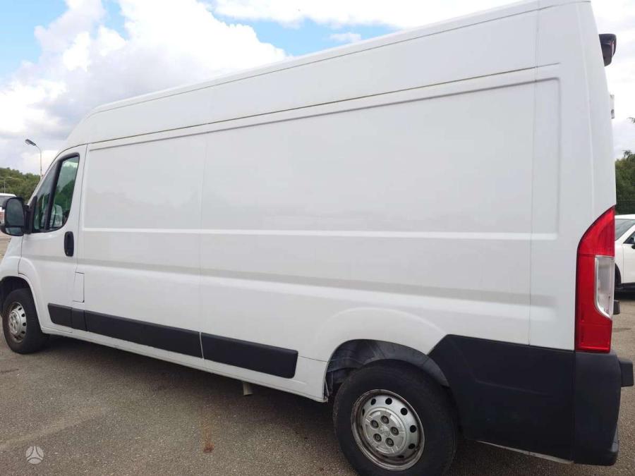 White Peugeot Boxer 2022 in Taurage, with an engine capacity of 2.18 L and mileage of 245 thousand km for 13552 €, photo 9 on AUTOMOTO.COM.LV