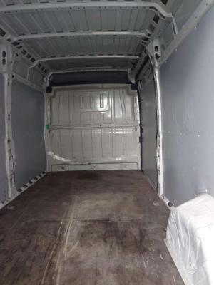 White Peugeot Boxer 2022 in Taurage, with an engine capacity of 2.18 L and mileage of 245 thousand km for 13552 €, photo 10 on AUTOMOTO.COM.LV