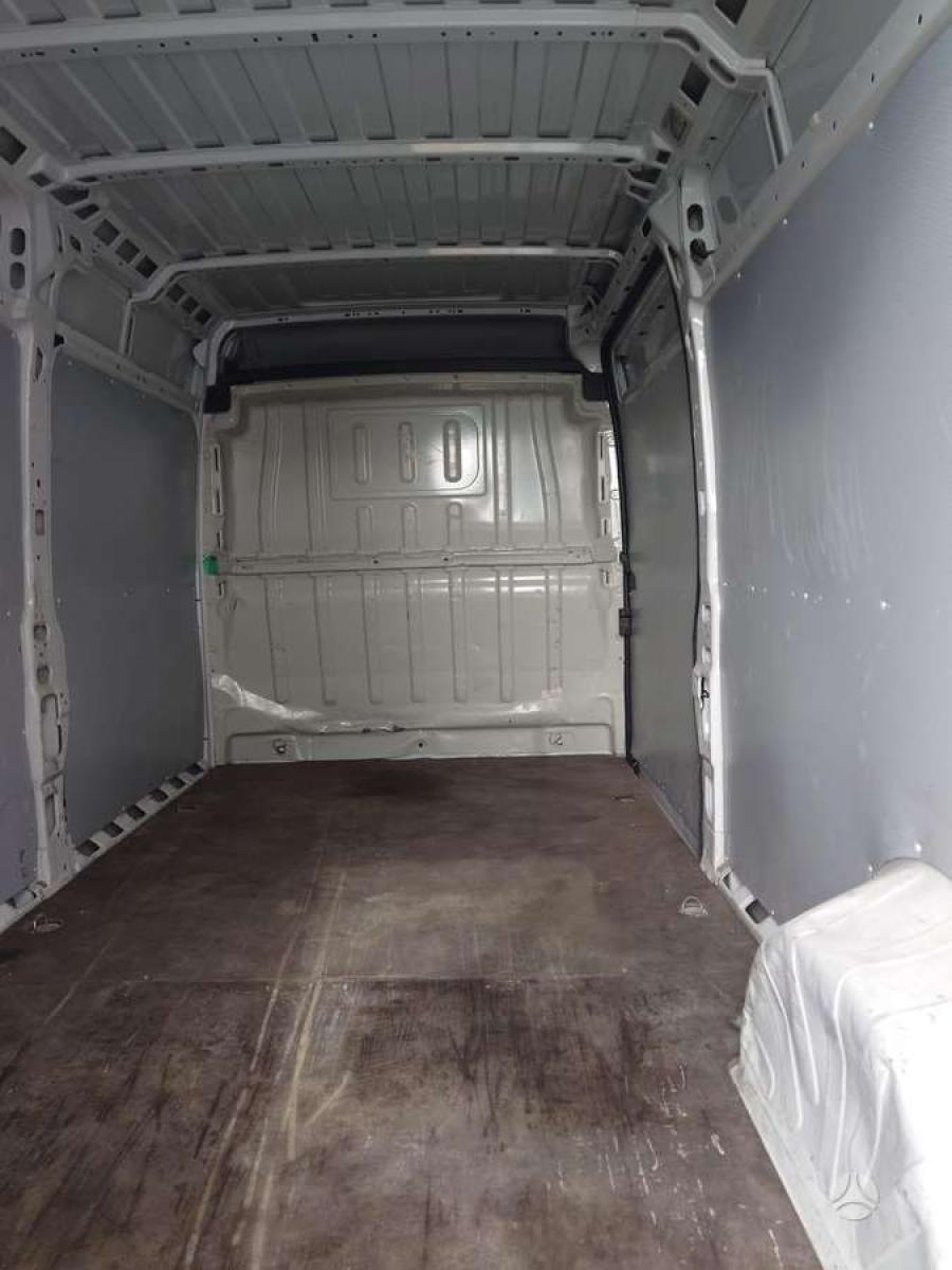White Peugeot Boxer 2022 in Taurage, with an engine capacity of 2.18 L and mileage of 245 thousand km for 13552 €, photo 10 on AUTOMOTO.COM.LV