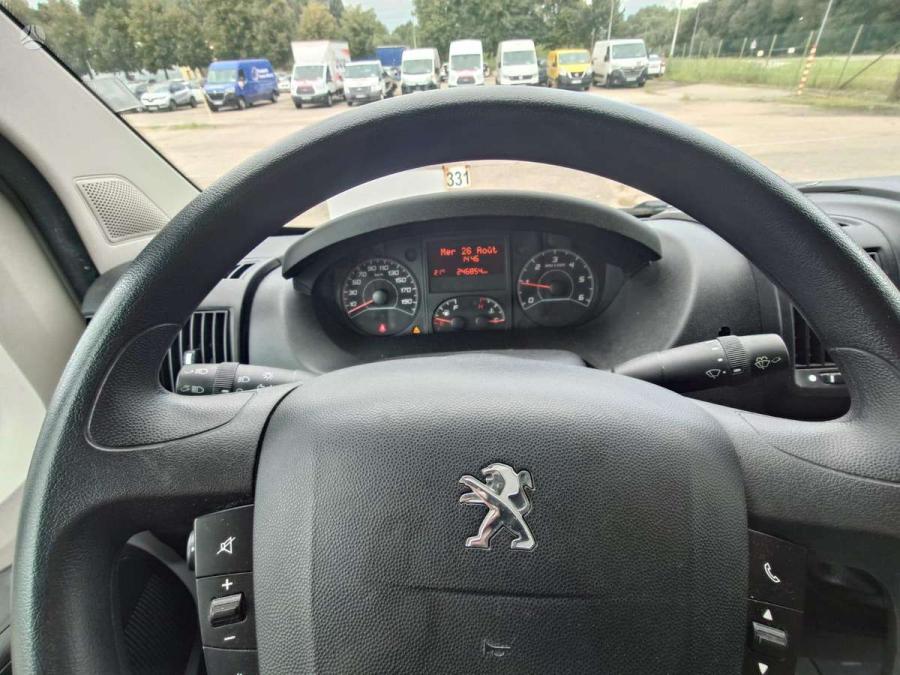 White Peugeot Boxer 2022 in Taurage, with an engine capacity of 2.18 L and mileage of 245 thousand km for 13552 €, photo 15 on AUTOMOTO.COM.LV