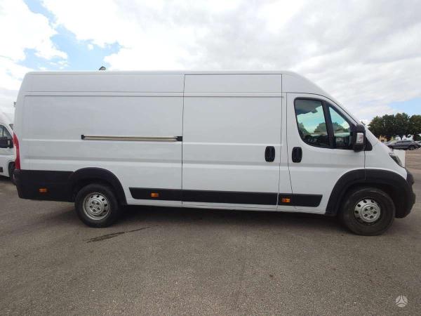 White Peugeot Boxer 2022 in Taurage, with an engine capacity of 2.18 L and mileage of 270 thousand km for 13310 €, photo 4 on AUTOMOTO.COM.LV
