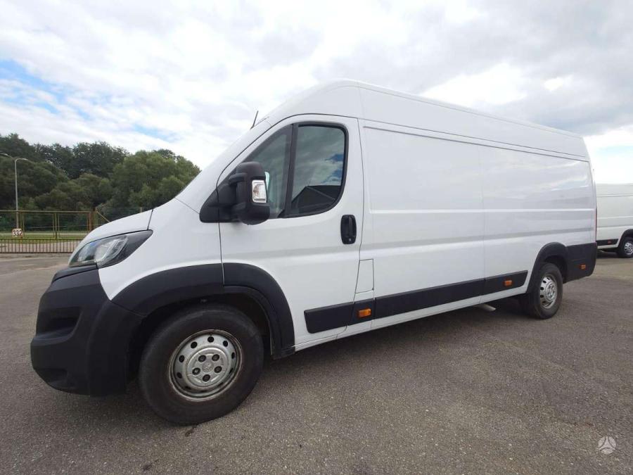 White Peugeot Boxer 2022 in Taurage, with an engine capacity of 2.18 L and mileage of 270 thousand km for 13310 €, photo 6 on AUTOMOTO.COM.LV