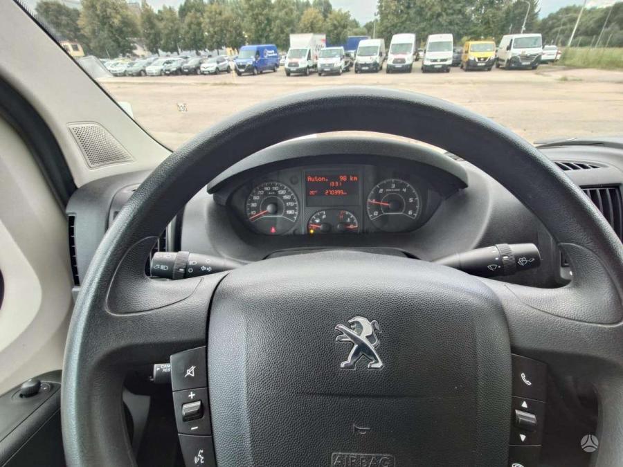 White Peugeot Boxer 2022 in Taurage, with an engine capacity of 2.18 L and mileage of 270 thousand km for 13310 €, photo 12 on AUTOMOTO.COM.LV