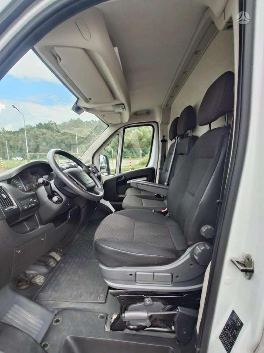 White Peugeot Boxer 2022 in Taurage, with an engine capacity of 2.18 L and mileage of 270 thousand km for 13310 €, photo 15 on AUTOMOTO.COM.LV
