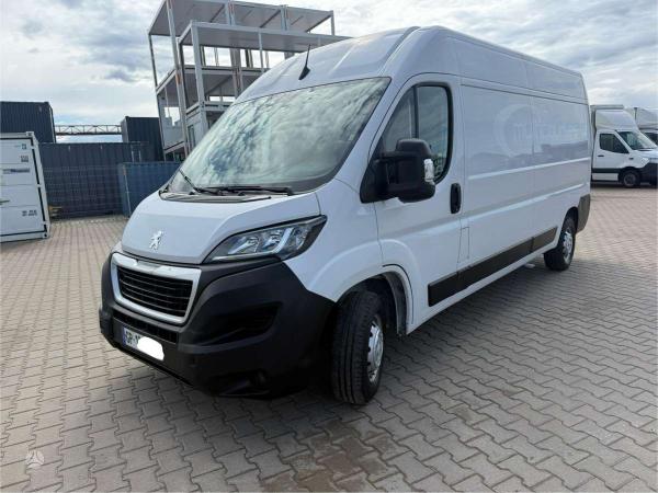 Peugeot Boxer 2022 in Kaunas on AUTOMOTO.COM.LV White Peugeot Boxer 2022 in Kaunas, with an engine capacity of 2.20 L and mileage of 177 thousand km for 7250 €, photo 1 on AUTOMOTO.COM.LV