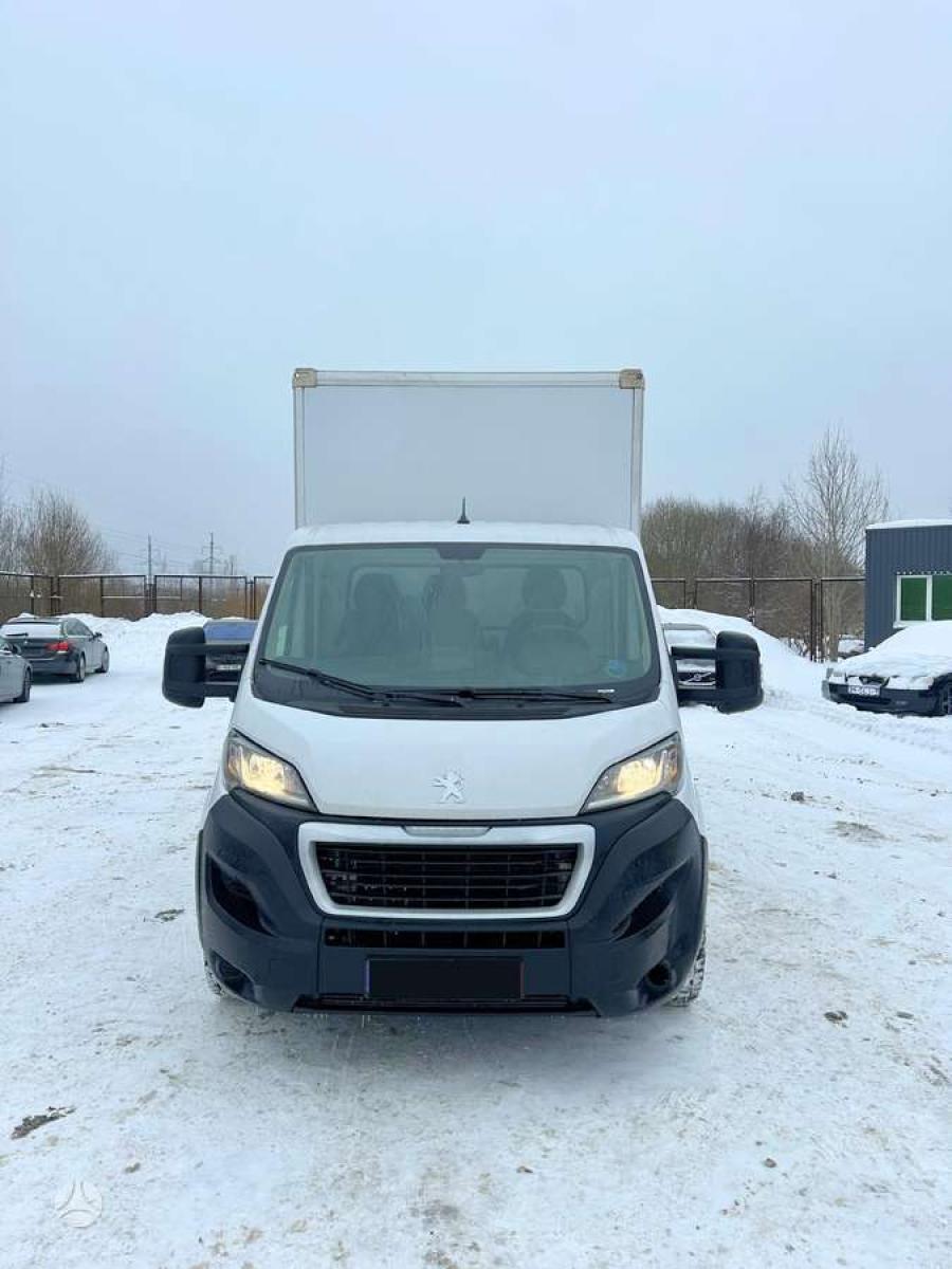 White Peugeot Boxer 2023 in Vilnius, with an engine capacity of 2.20 L and mileage of 70 thousand km for 26620 €, photo 2 on AUTOMOTO.COM.LV