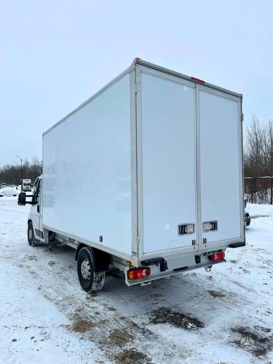 White Peugeot Boxer 2023 in Vilnius, with an engine capacity of 2.20 L and mileage of 70 thousand km for 26620 €, photo 10 on AUTOMOTO.COM.LV