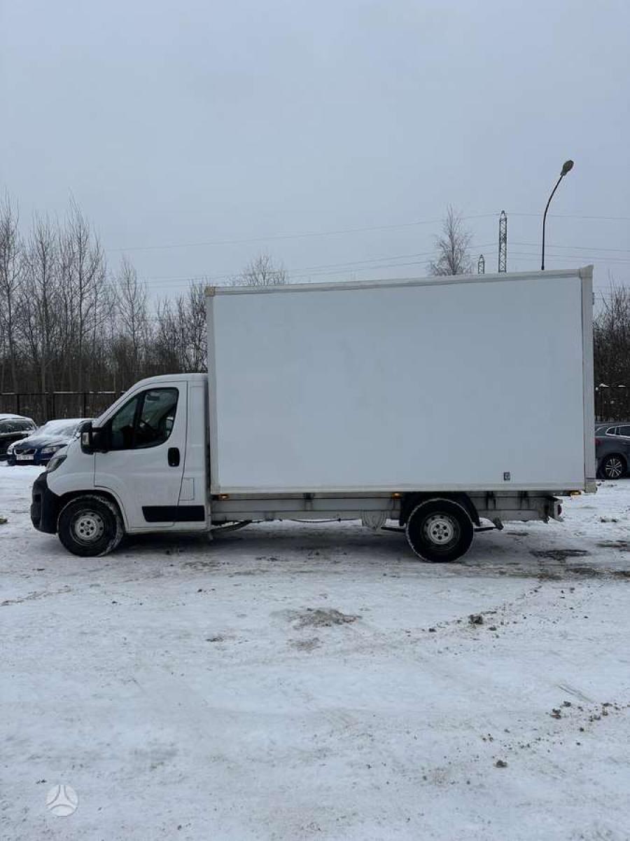 White Peugeot Boxer 2023 in Vilnius, with an engine capacity of 2.20 L and mileage of 70 thousand km for 26620 €, photo 11 on AUTOMOTO.COM.LV