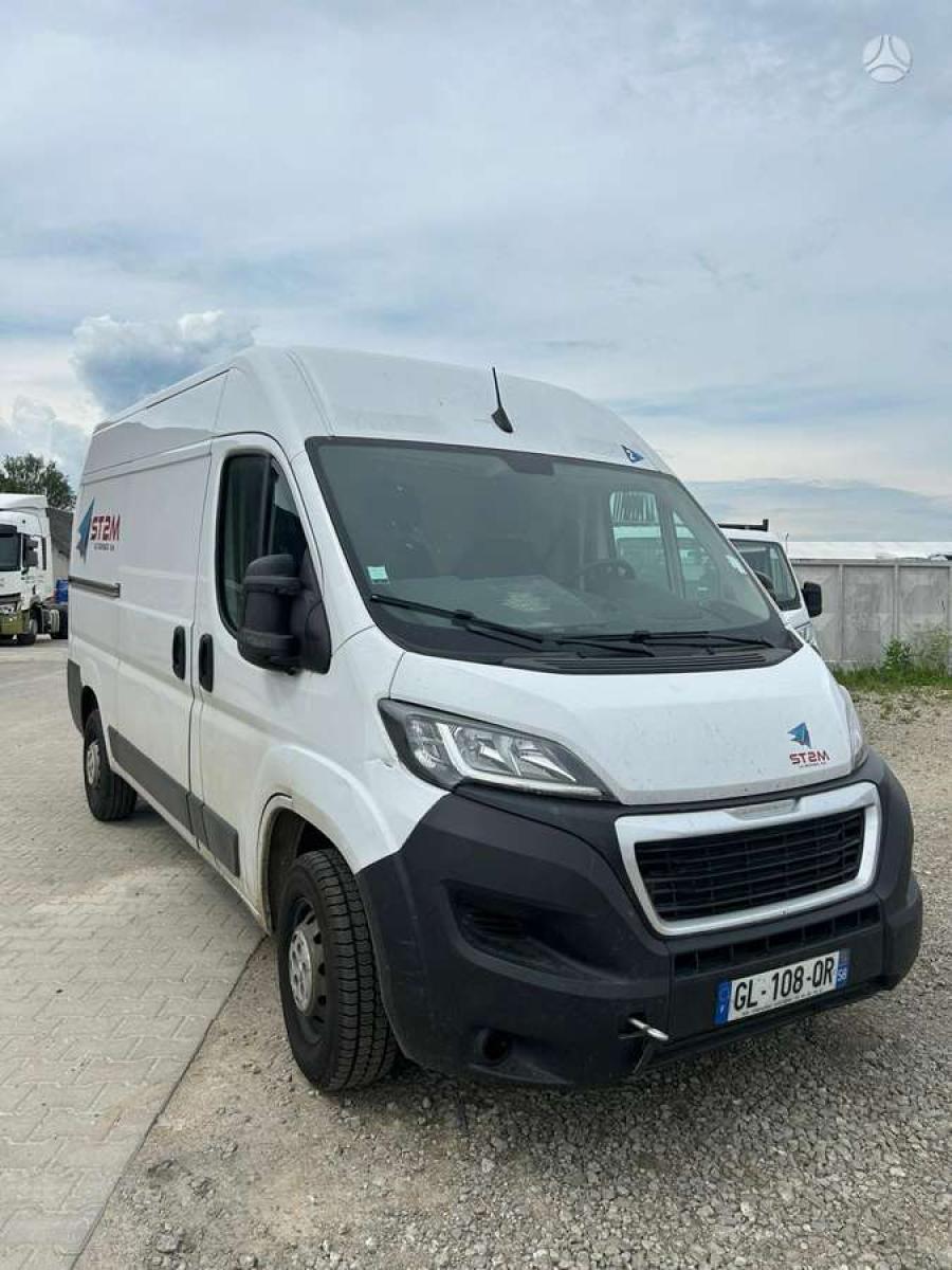 Balts Peugeot Boxer 2023 Kauņa, ar dzinēja tilpumu 2.20 L un nobraukumu 200 tūkst. km par 4980 €, foto 3 vietnē AUTOMOTO.COM.LV