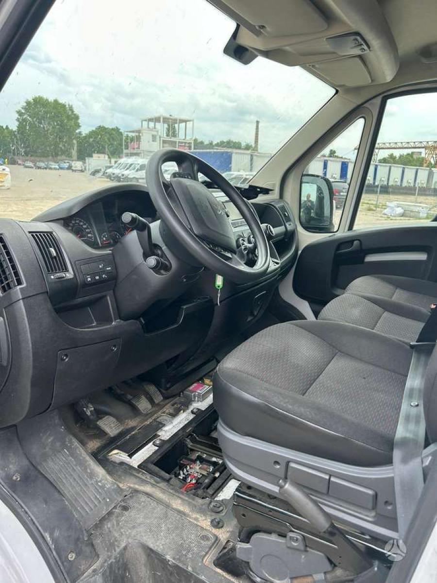 Balts Peugeot Boxer 2023 Kauņa, ar dzinēja tilpumu 2.20 L un nobraukumu 200 tūkst. km par 4980 €, foto 7 vietnē AUTOMOTO.COM.LV