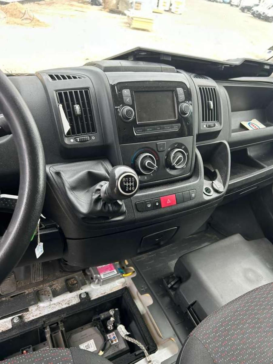Balts Peugeot Boxer 2023 Kauņa, ar dzinēja tilpumu 2.20 L un nobraukumu 200 tūkst. km par 4980 €, foto 9 vietnē AUTOMOTO.COM.LV