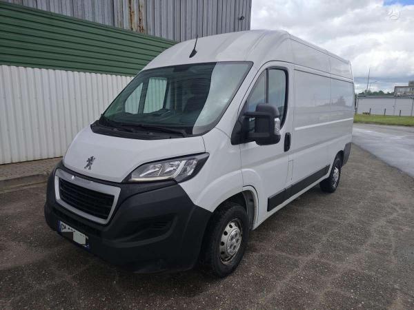 White Peugeot Boxer 2023 in Taurage, with an engine capacity of 2.18 L and mileage of 171 thousand km for 9800 €, photo 1 on AUTOMOTO.COM.LV