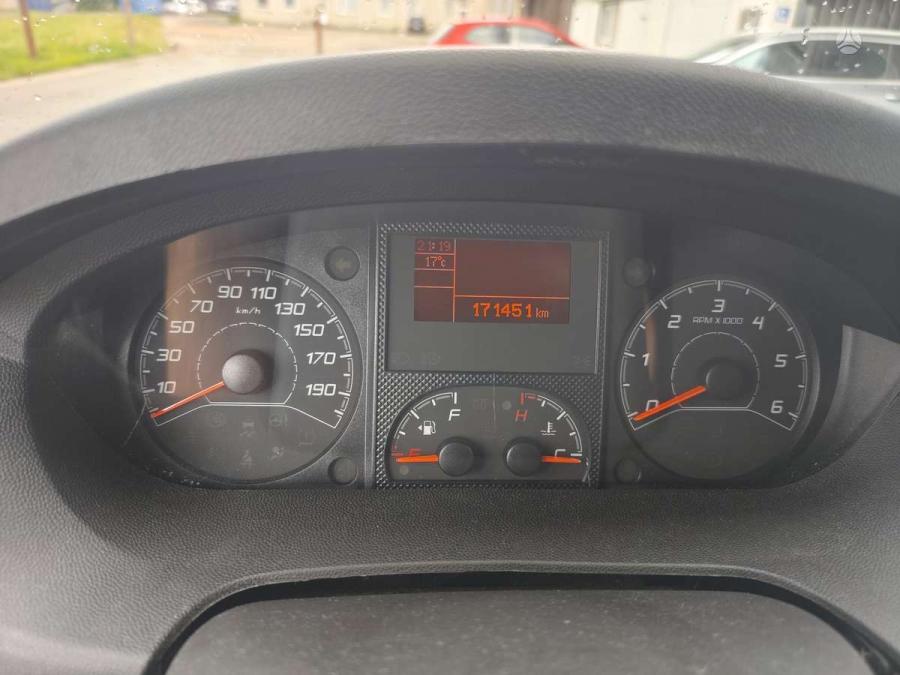 White Peugeot Boxer 2023 in Taurage, with an engine capacity of 2.18 L and mileage of 171 thousand km for 9800 €, photo 7 on AUTOMOTO.COM.LV