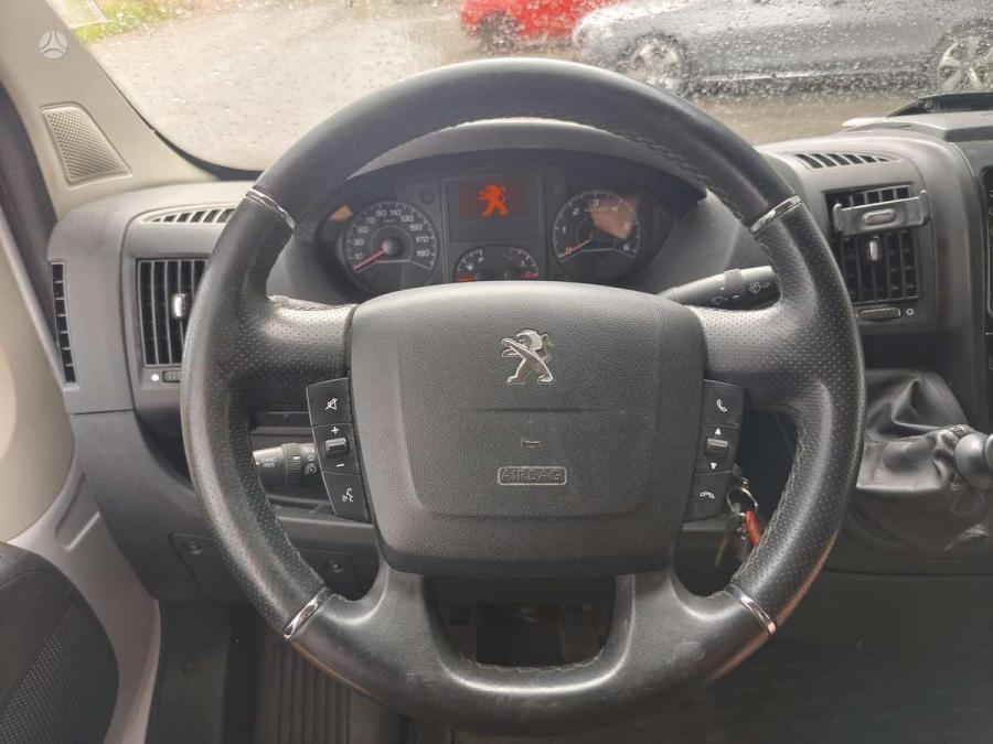 White Peugeot Boxer 2023 in Taurage, with an engine capacity of 2.18 L and mileage of 171 thousand km for 9800 €, photo 9 on AUTOMOTO.COM.LV