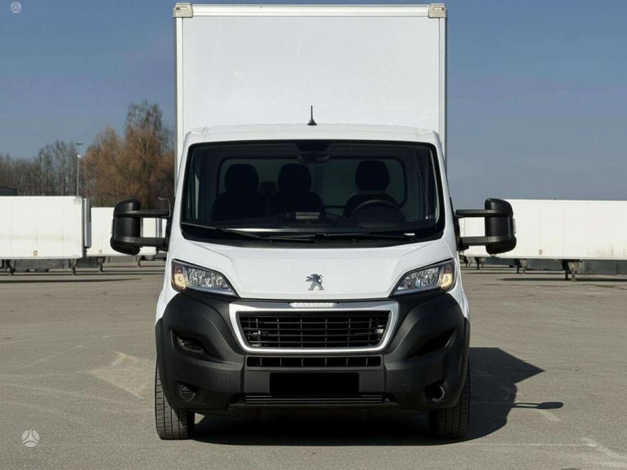 White Peugeot Boxer 2023 in Vilnius, with an engine capacity of 2.20 L and mileage of 70 thousand km for 20570 €, photo 3 on AUTOMOTO.COM.LV