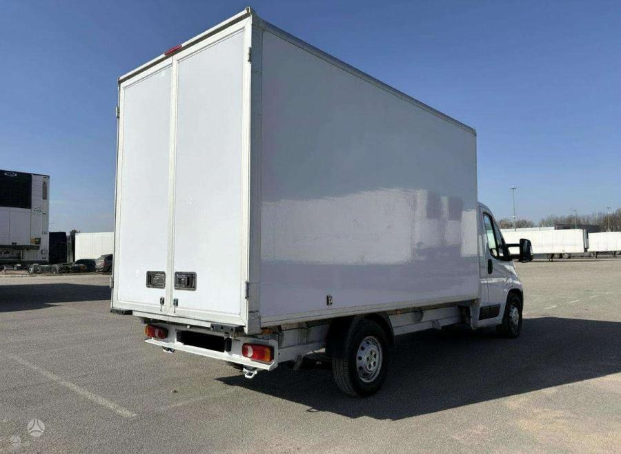 White Peugeot Boxer 2023 in Vilnius, with an engine capacity of 2.20 L and mileage of 70 thousand km for 20570 €, photo 4 on AUTOMOTO.COM.LV