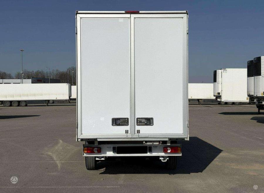 White Peugeot Boxer 2023 in Vilnius, with an engine capacity of 2.20 L and mileage of 70 thousand km for 20570 €, photo 6 on AUTOMOTO.COM.LV