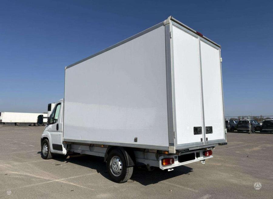 White Peugeot Boxer 2023 in Vilnius, with an engine capacity of 2.20 L and mileage of 70 thousand km for 20570 €, photo 7 on AUTOMOTO.COM.LV